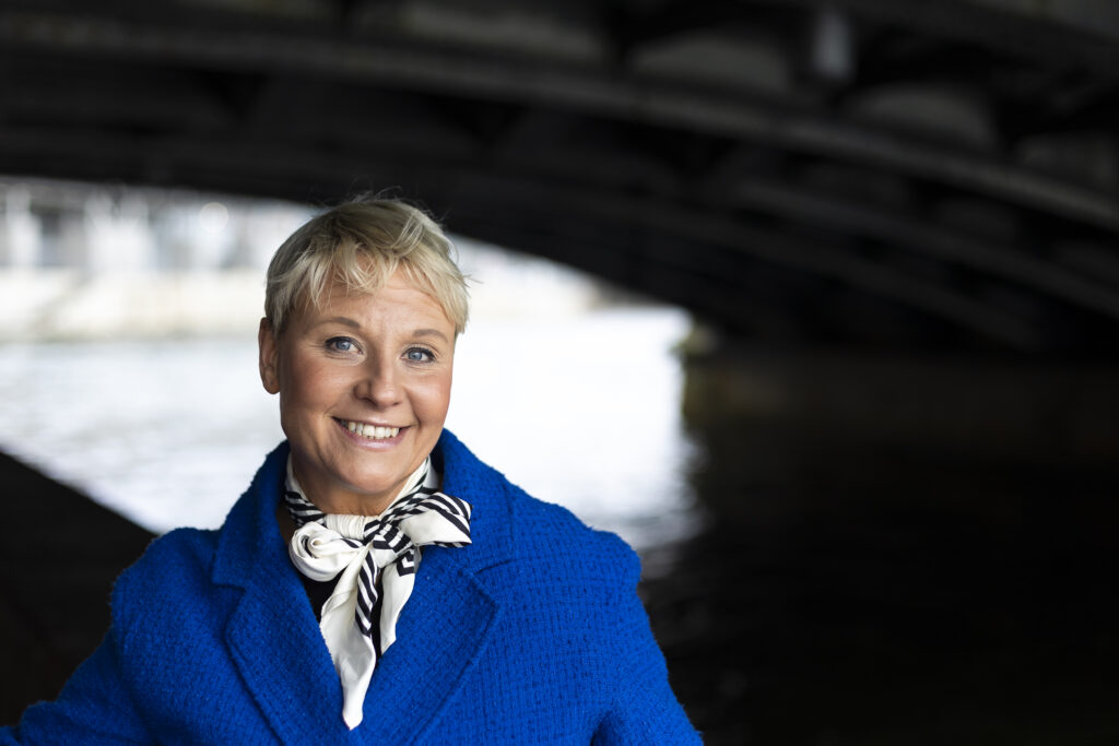 Tenje ser framåt – vi träffar äldreministern - Här&Nu